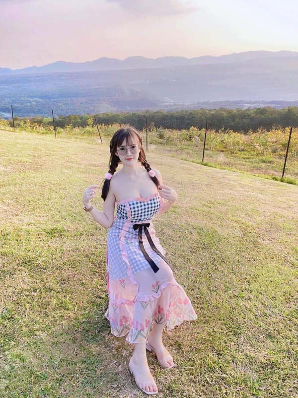 Iceza Wanicha แจกวาร์ป ไอซ์ นางแบบ สาวแว่น หุ่นอวบ ดาวทวิต 18+