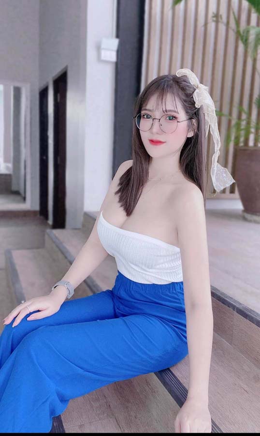 Iceza Wanicha แจกวาร์ป ไอซ์ นางแบบ สาวแว่น หุ่นอวบ ดาวทวิต 18+