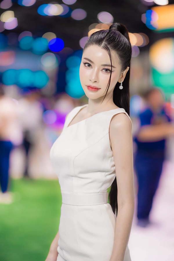 Faii Amonrada แจกวาร์ป ปุยฝ้าย นางแบบ Cup E ดาวติ๊กต็อก เซ็กซี่ 18+