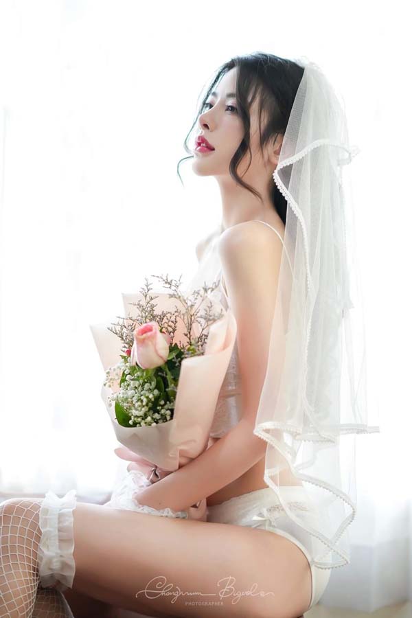 Faii Amonrada แจกวาร์ป ปุยฝ้าย นางแบบ Cup E ดาวติ๊กต็อก เซ็กซี่ 18+